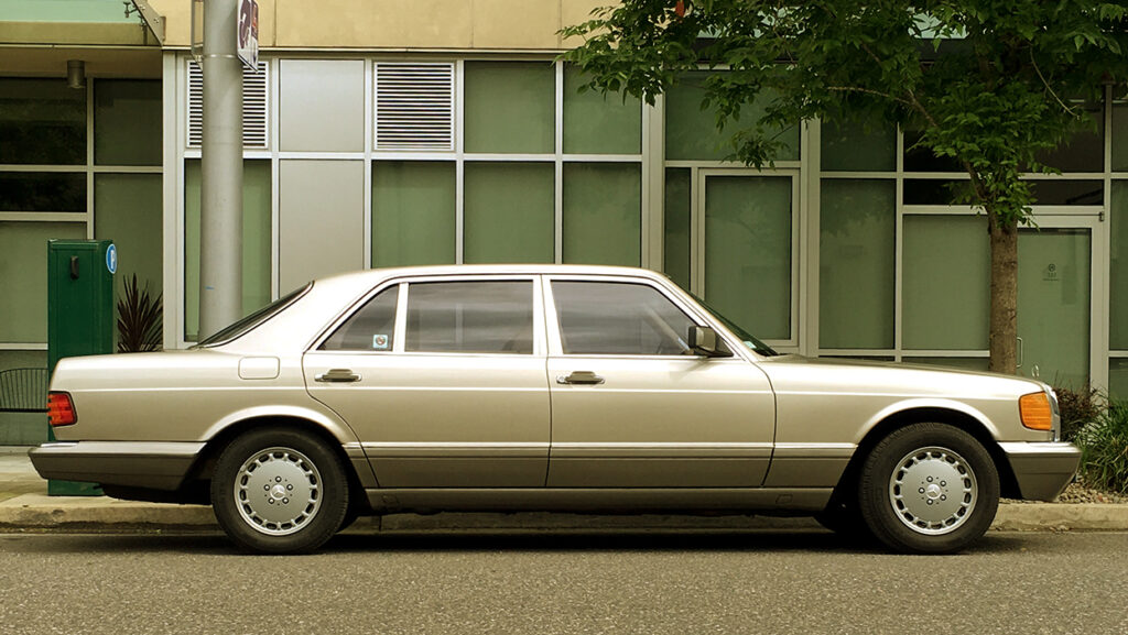 Mercedes-Benz W126 Time Testing “The Best or Nothing”